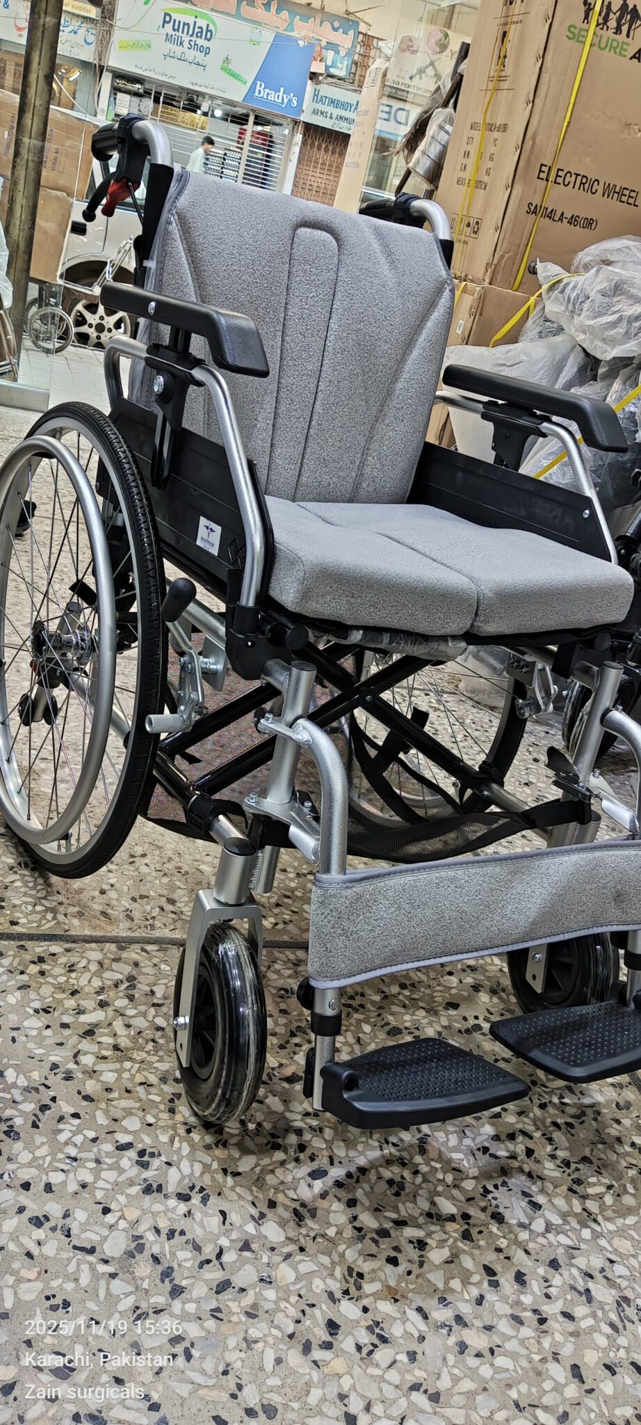 Luxury Wheelchair In Spike - Zain Surgicals
